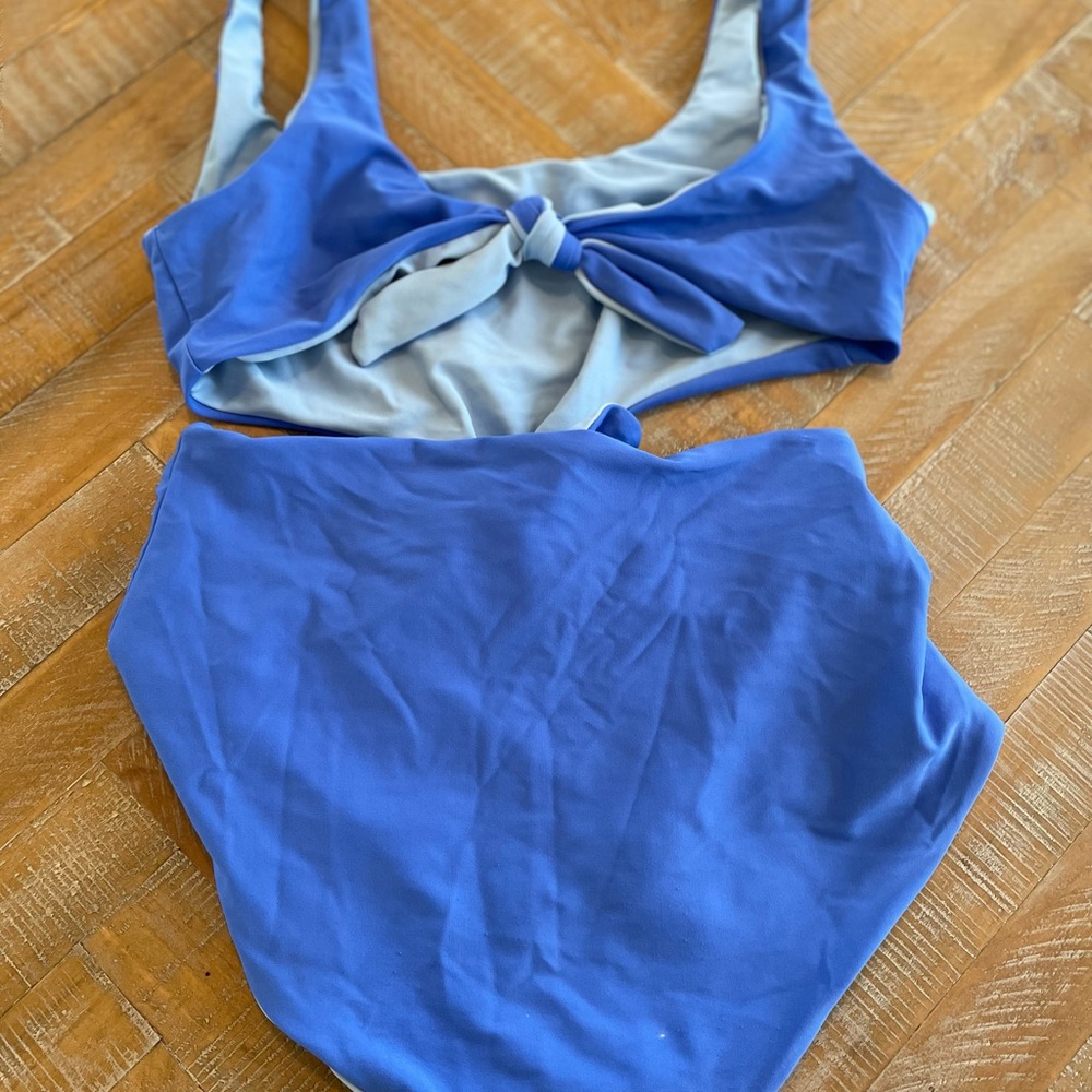 The Claire Raising Wild 4 Way Swimsuit Size Small Gem
